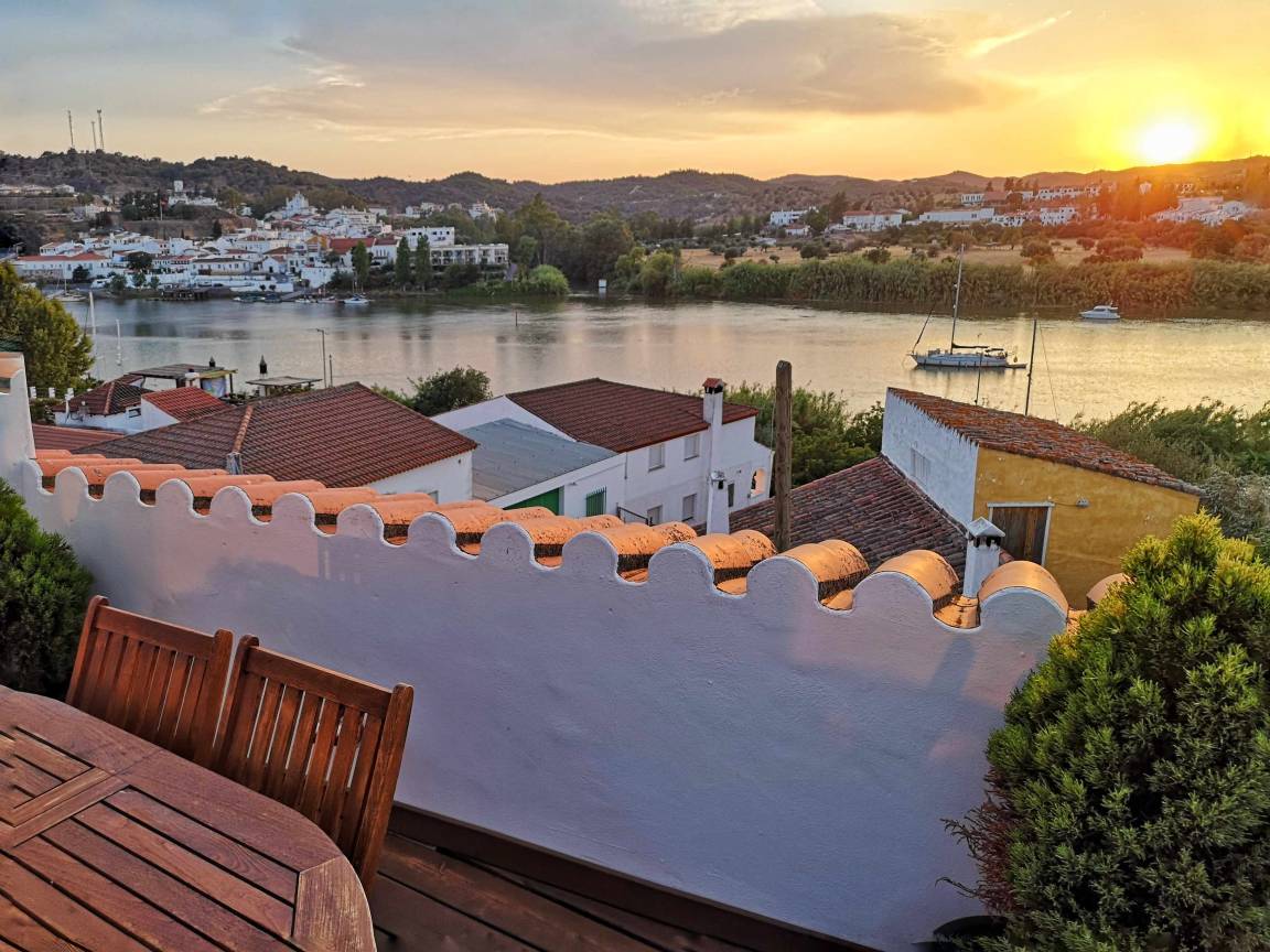 120 M² Casa ∙ 2 Habitaciones ∙ 6 Huéspedes - Sanlúcar de Guadiana