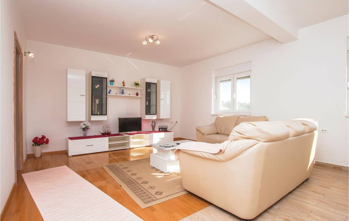 115 M² Apartment ∙ 4 Bedrooms ∙ 8 Guests - Šibenik