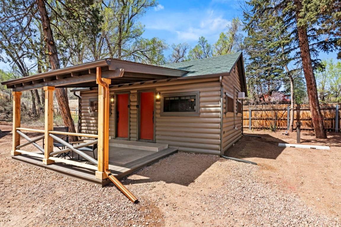 House ∙ 1 Bedroom ∙ 2 Guests - Colorado Springs, CO