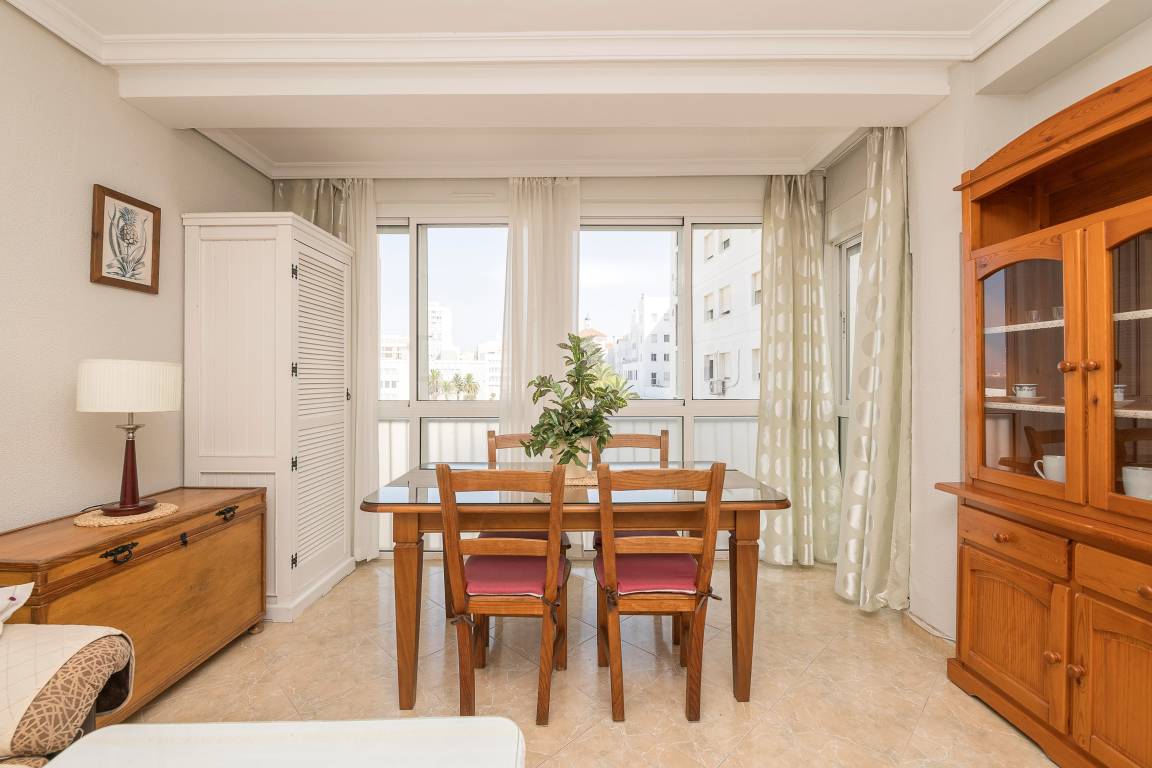 86 M² Appartement ∙ 3 Chambres ∙ 5 Personnes - Cadix