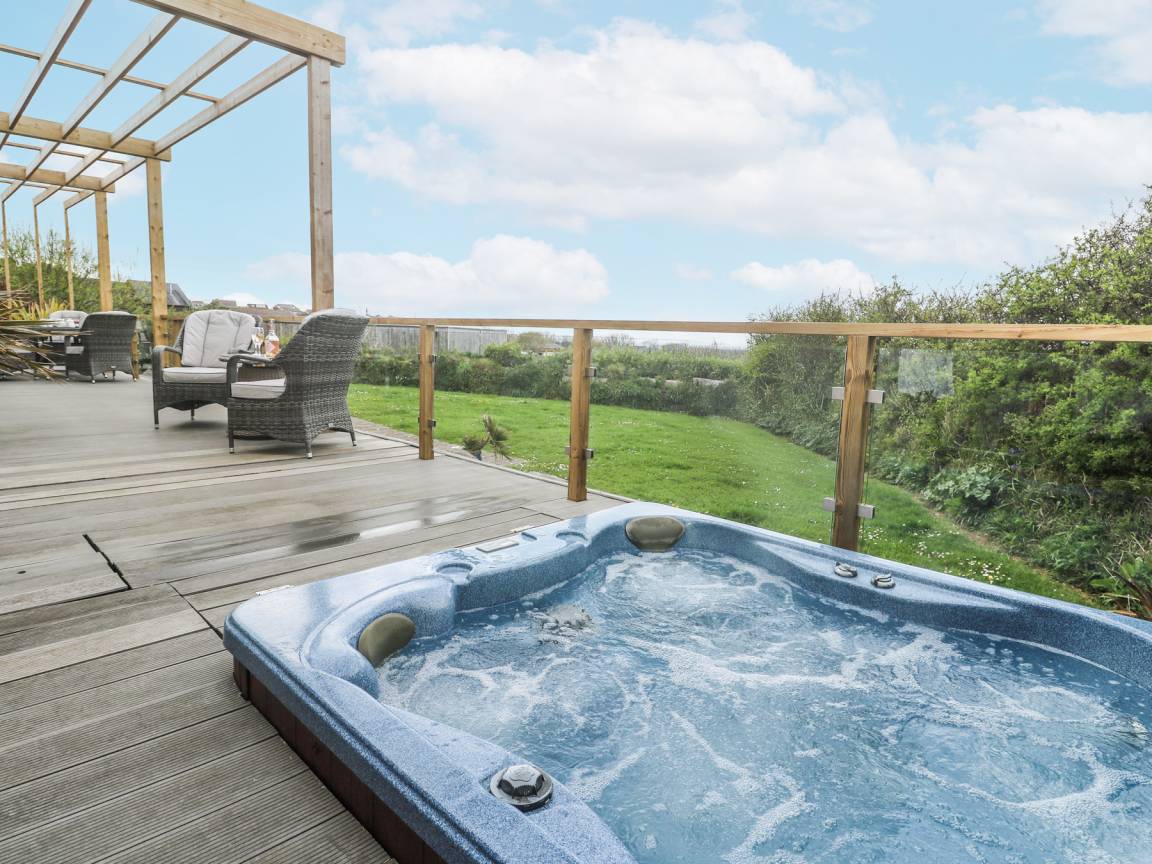 Cottage ∙ 3 Bedrooms ∙ 6 Guests - Troon