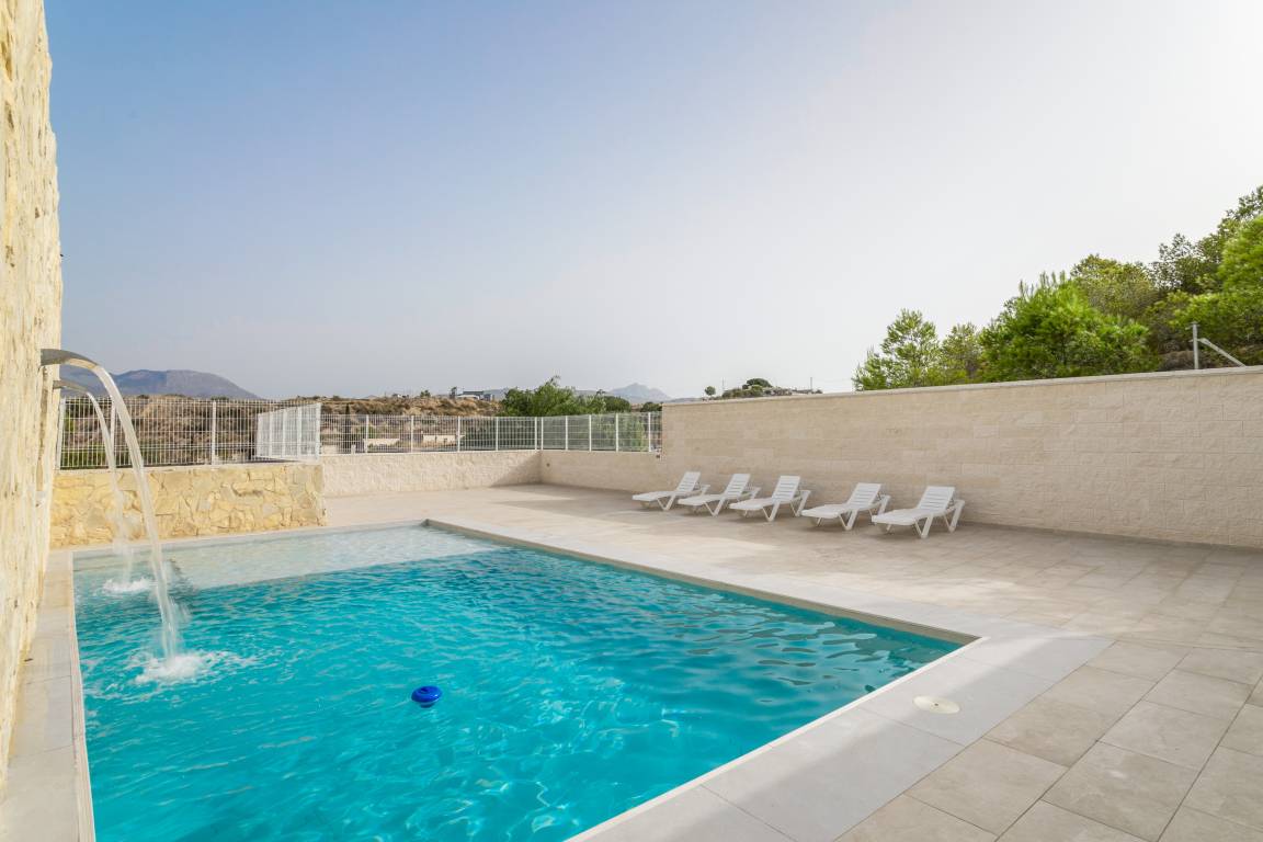 230 M² Villa ∙ 5 Habitaciones ∙ 16 Huéspedes - Alicante