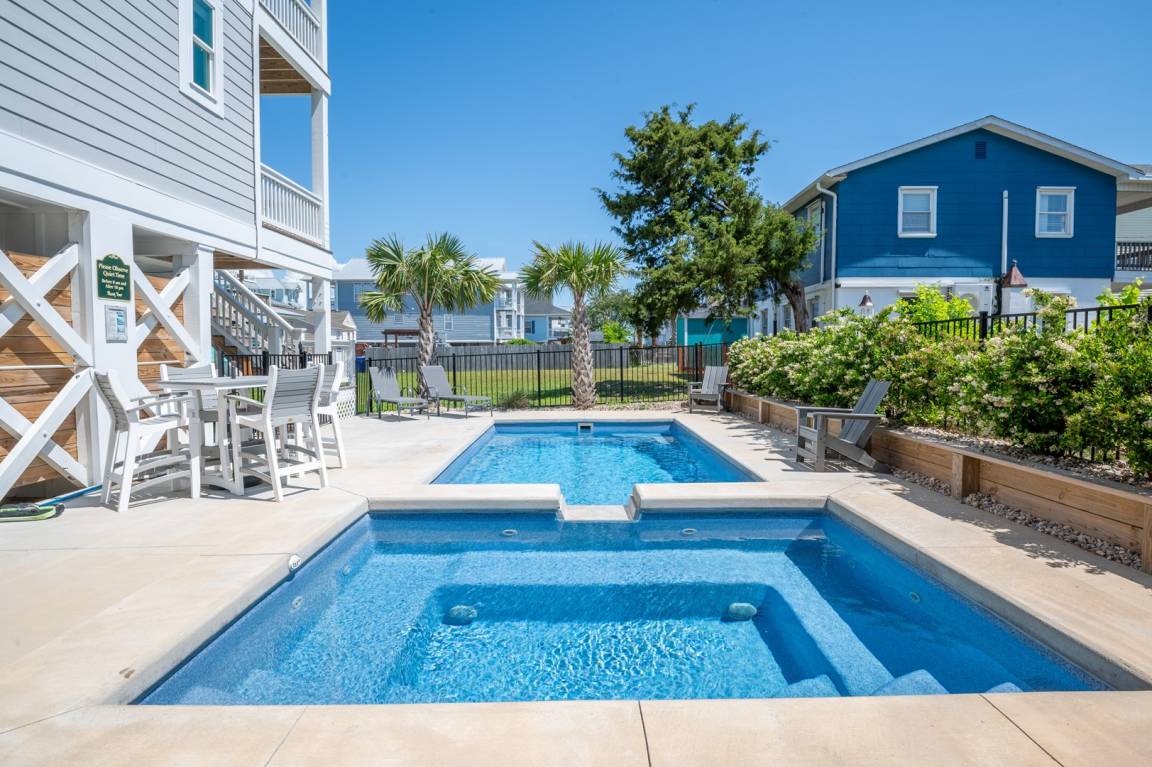 House ∙ 5 Bedrooms ∙ 12 Guests - Carolina Beach, NC
