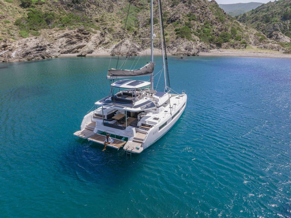 15 M² Houseboat ∙ 6 Bedrooms ∙ 12 Guests - Greece
