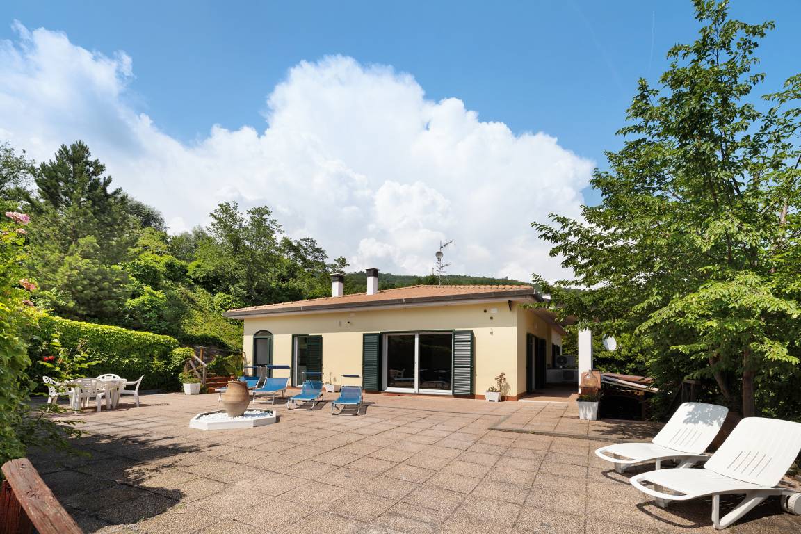 300 M² Villa ∙ 4 Slaapkamers ∙ 9 Gasten - Pietra Ligure