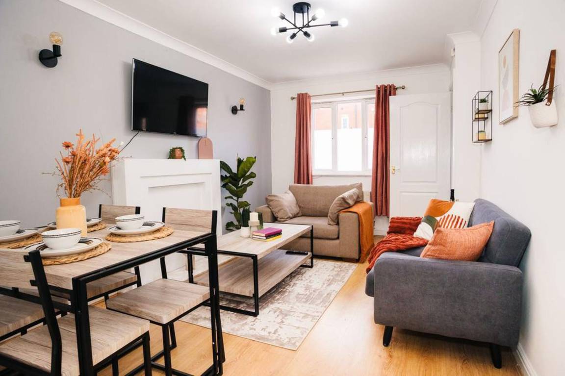 55 M² House ∙ 3 Bedrooms ∙ 5 Guests - Warrington