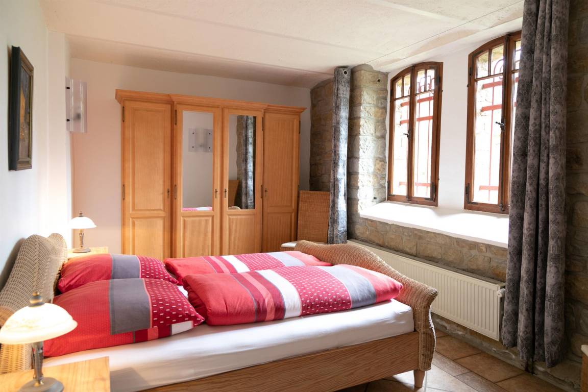 85 M² Ferienwohnung ∙ 2 Schlafzimmer ∙ 4 Gäste - Meisenheim