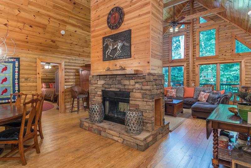 376 M² House ∙ 5 Bedrooms ∙ 12 Guests - Lake Lure, NC