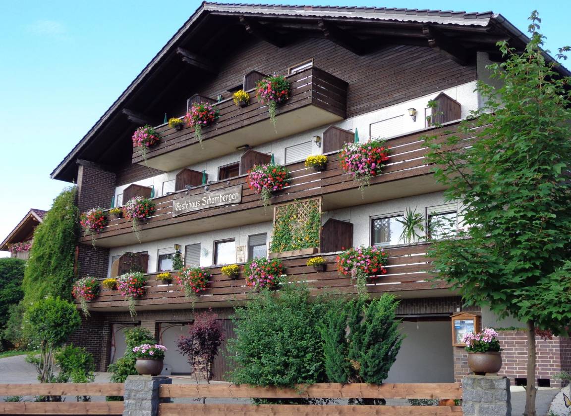 300 M² Ferienhaus ∙ 8 Schlafzimmer ∙ 23 Gäste - Arrach
