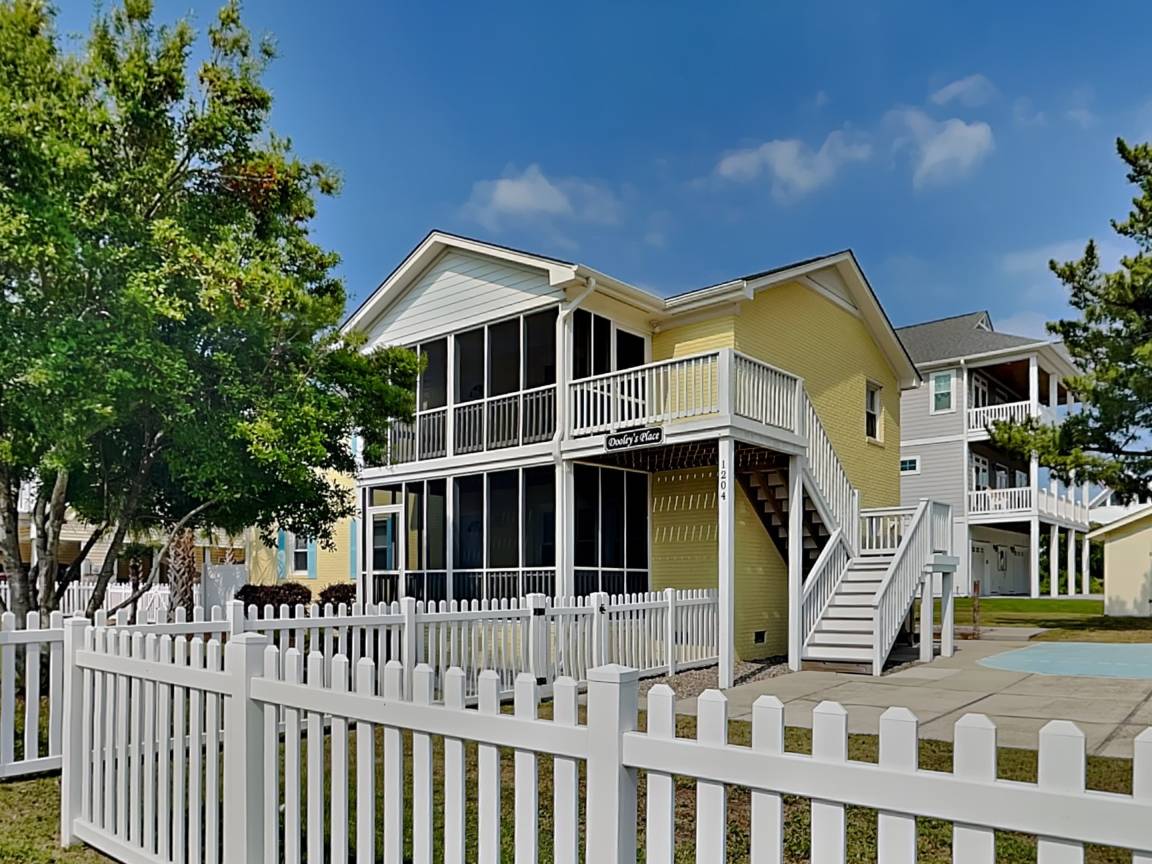 114 M² House ∙ 3 Bedrooms ∙ 6 Guests - Carolina Beach, NC