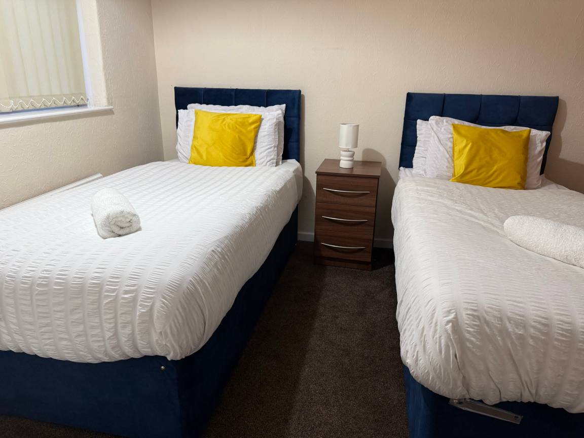 90 M² Ferienhaus ∙ 3 Schlafzimmer ∙ 6 Gäste - Leicester