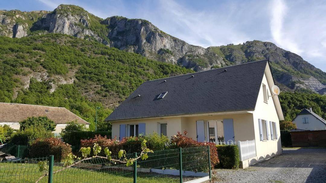 90 M² Mökki ∙ 3 Makuuhuonetta ∙ 4 Vierasta - Argelès-Gazost