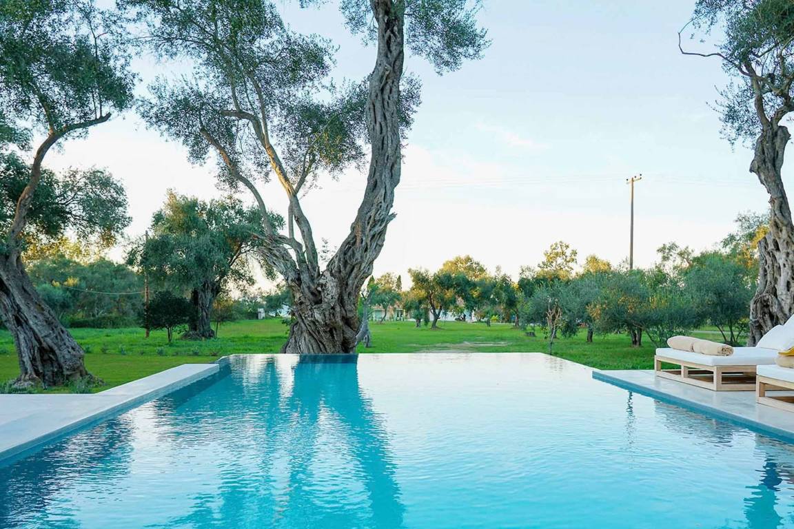 300 M² Villa ∙ 4 Chambres ∙ 10 Personnes - Kavos