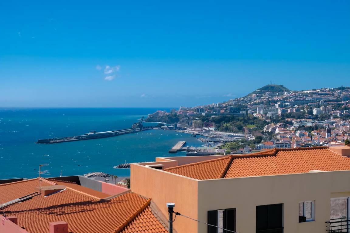 350 M² House ∙ 4 Bedrooms ∙ 8 Guests - Funchal