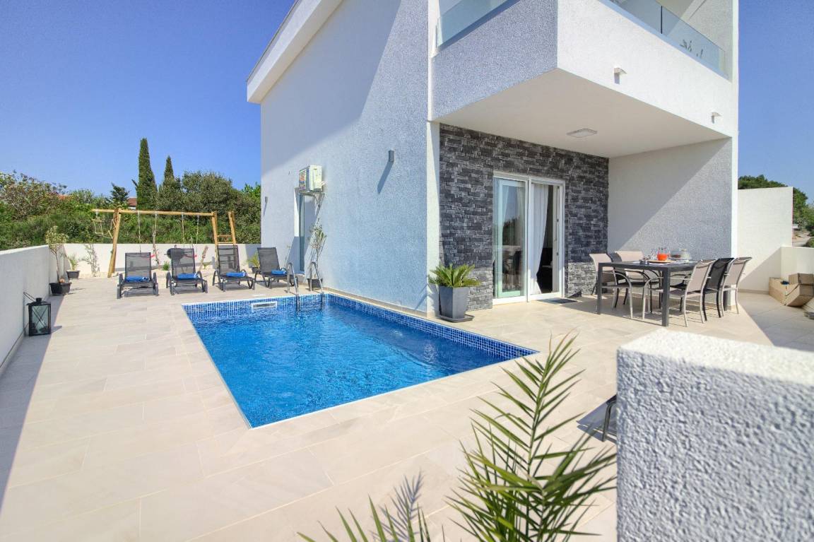 110 M² Maison De Vacances ∙ 3 Chambres ∙ 8 Personnes - Medulin