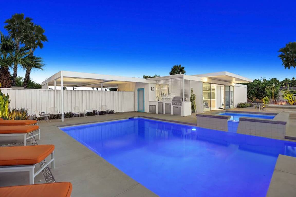 House ∙ 2 Bedrooms ∙ 4 Guests - Palm Springs