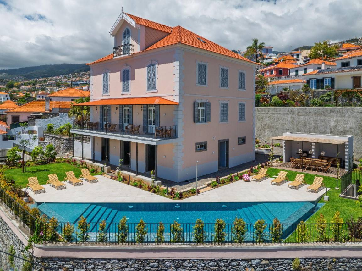 1000 M² House ∙ 7 Bedrooms ∙ 14 Guests - Madeira