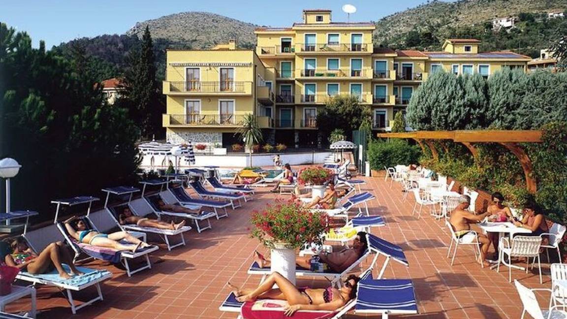 47 M² Apartment ∙ 1 Bedroom ∙ 5 Guests - Pietra Ligure
