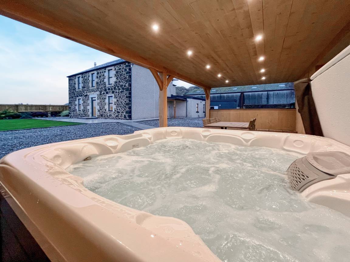 Cottage ∙ 5 Bedrooms ∙ 10 Guests - Stirling
