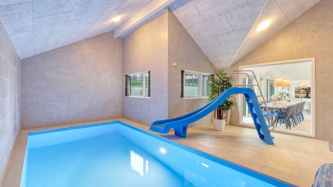 180 M² Ferienhaus ∙ 5 Schlafzimmer ∙ 14 Gäste - Warin
