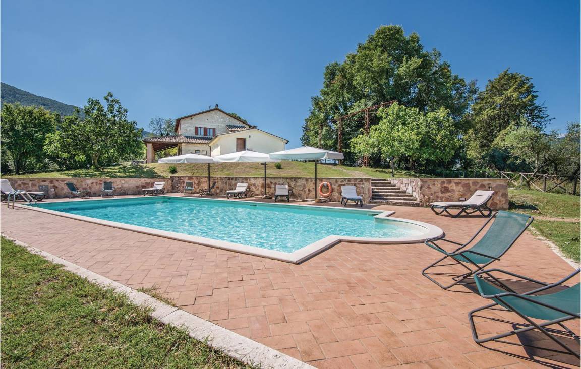 400 M² Ferienhaus ∙ 7 Schlafzimmer ∙ 16 Gäste - Terni