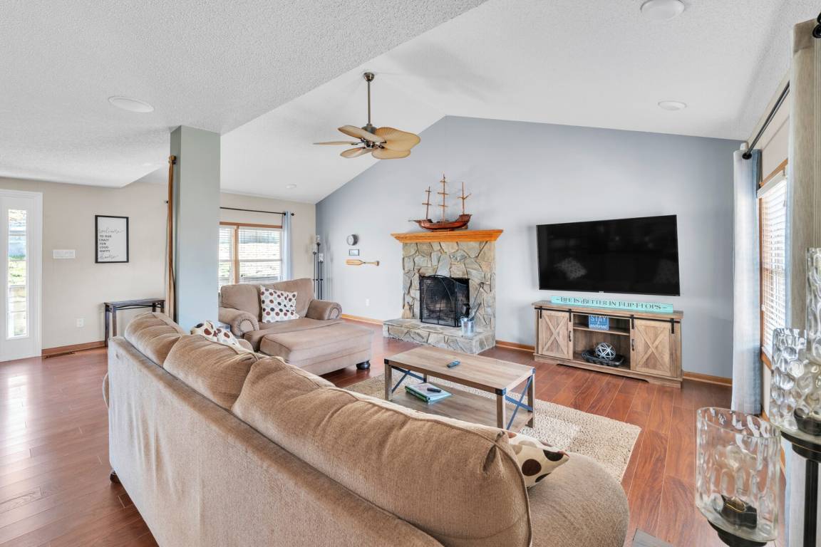 182 M² House ∙ 4 Bedrooms ∙ 8 Guests - Mooresville, NC