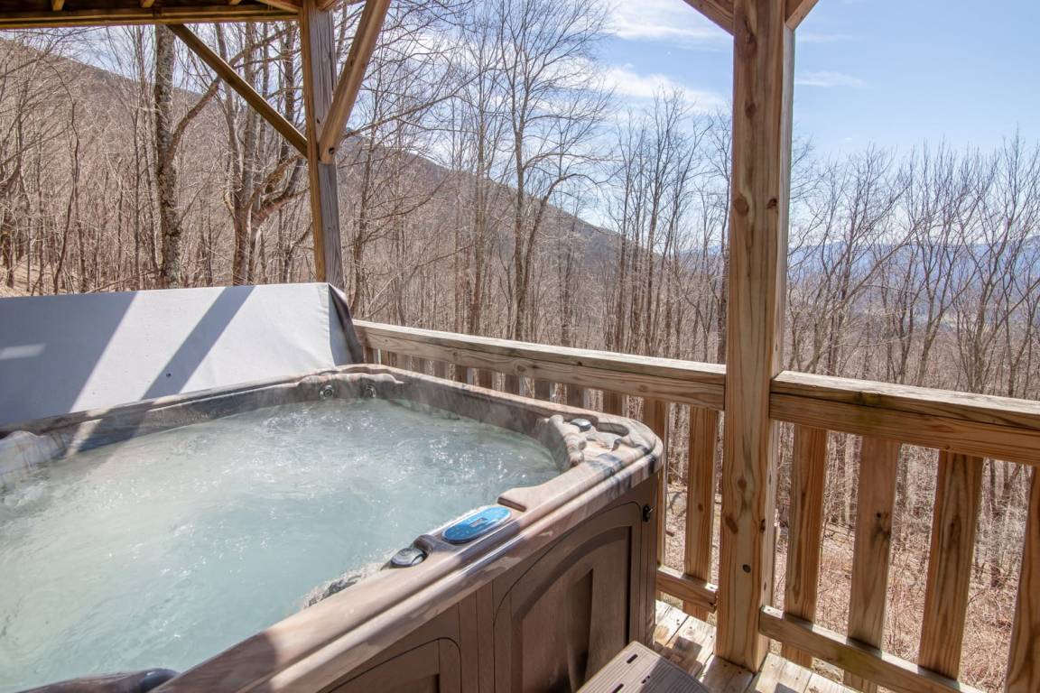 272 M² Cabin ∙ 4 Bedrooms ∙ 12 Guests - Boone, NC