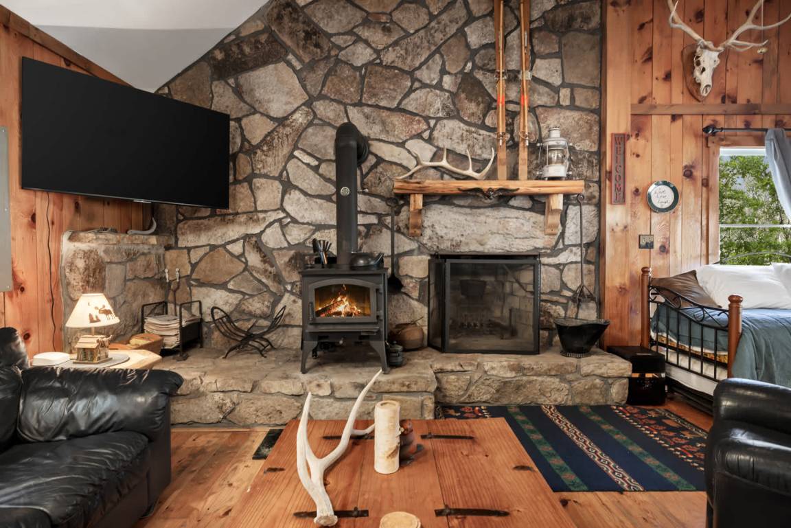 114 M² Chalet ∙ 2 Schlafzimmer ∙ 8 Gäste - Berkeley Springs, WV