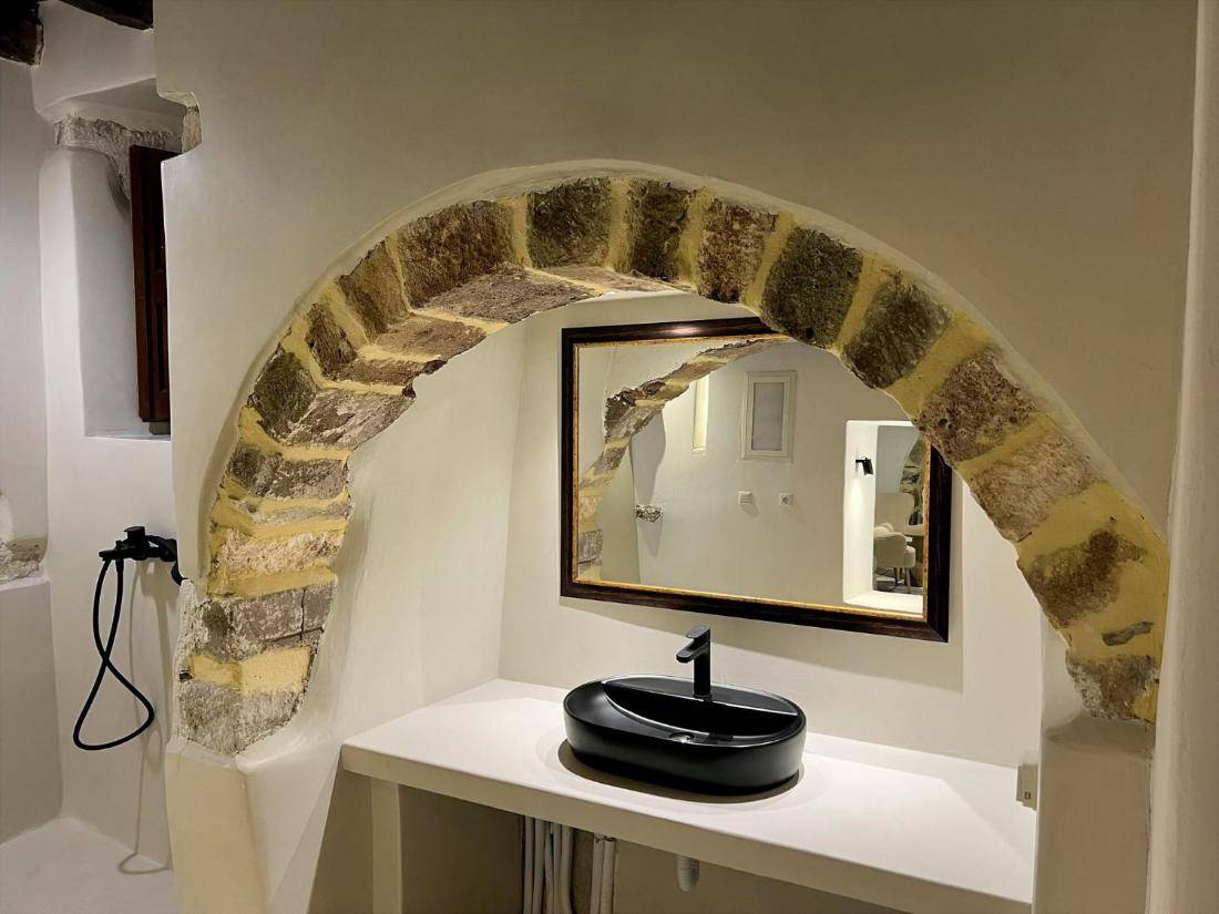 40 M² Castle ∙ 2 Bedrooms ∙ 3 Guests - Greece