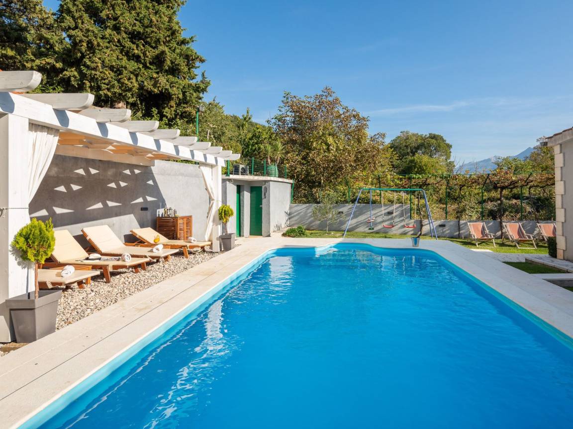 220 M² Ferienhaus ∙ 3 Schlafzimmer ∙ 9 Gäste - Brela