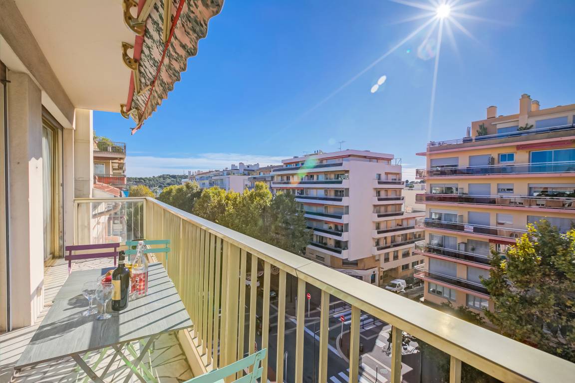 70 M² Ferienwohnung ∙ 2 Schlafzimmer ∙ 4 Gäste - Antibes