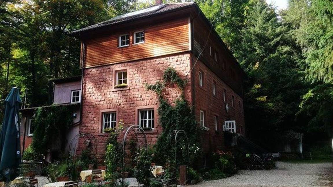 35 M² Hôtel ∙ 6 Personnes - Bad Dürkheim