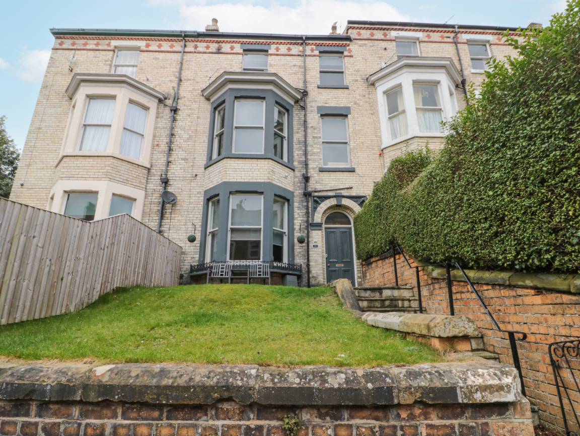 Cottage ∙ 7 Bedrooms ∙ 15 Guests - Scarborough