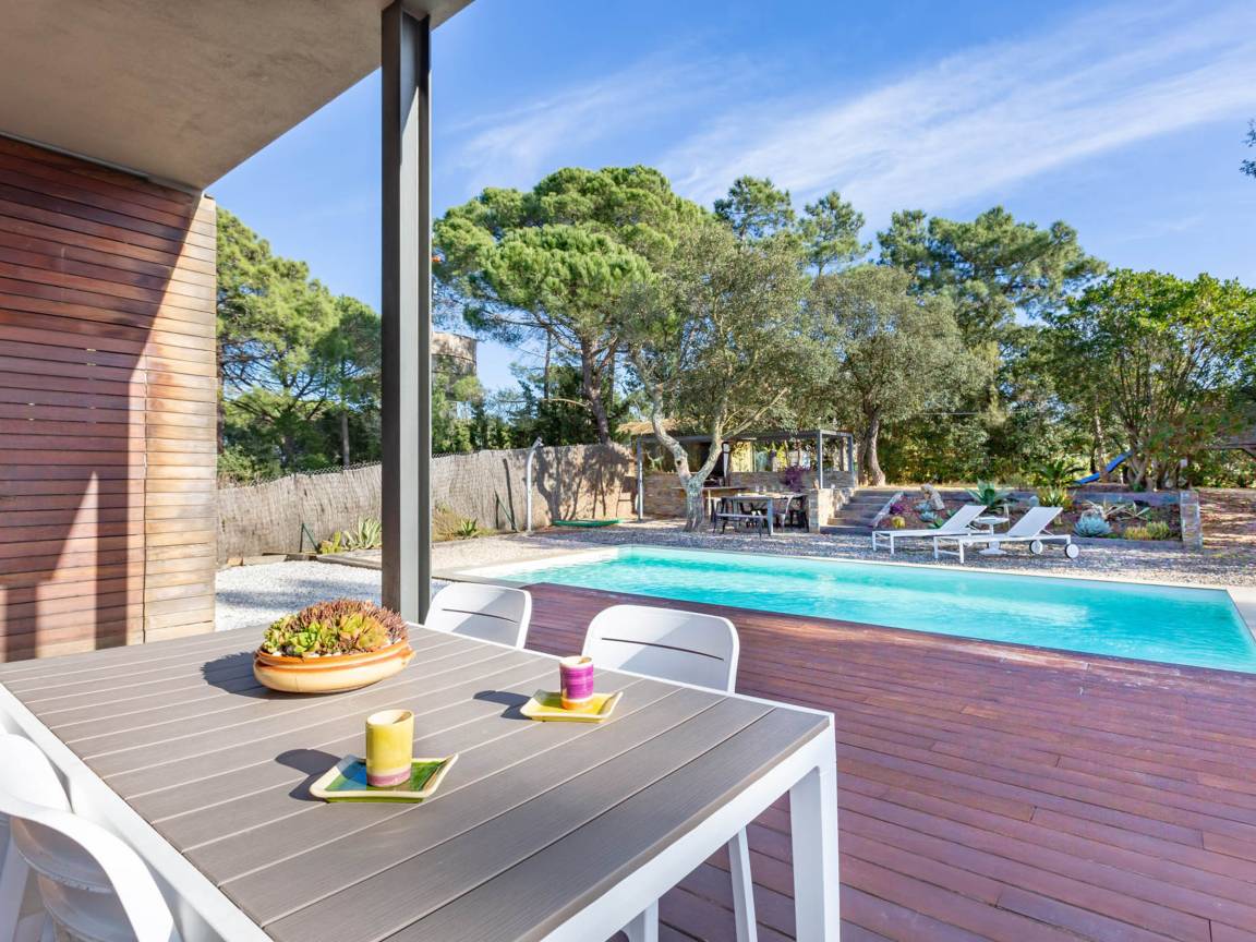 166 M² Villa ∙ 3 Bedrooms ∙ 6 Guests - Tossa de Mar