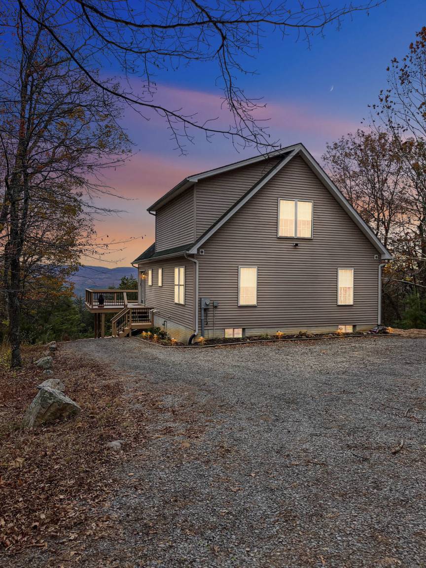 156 M² Cabin ∙ 2 Bedrooms ∙ 4 Guests - West Virginia