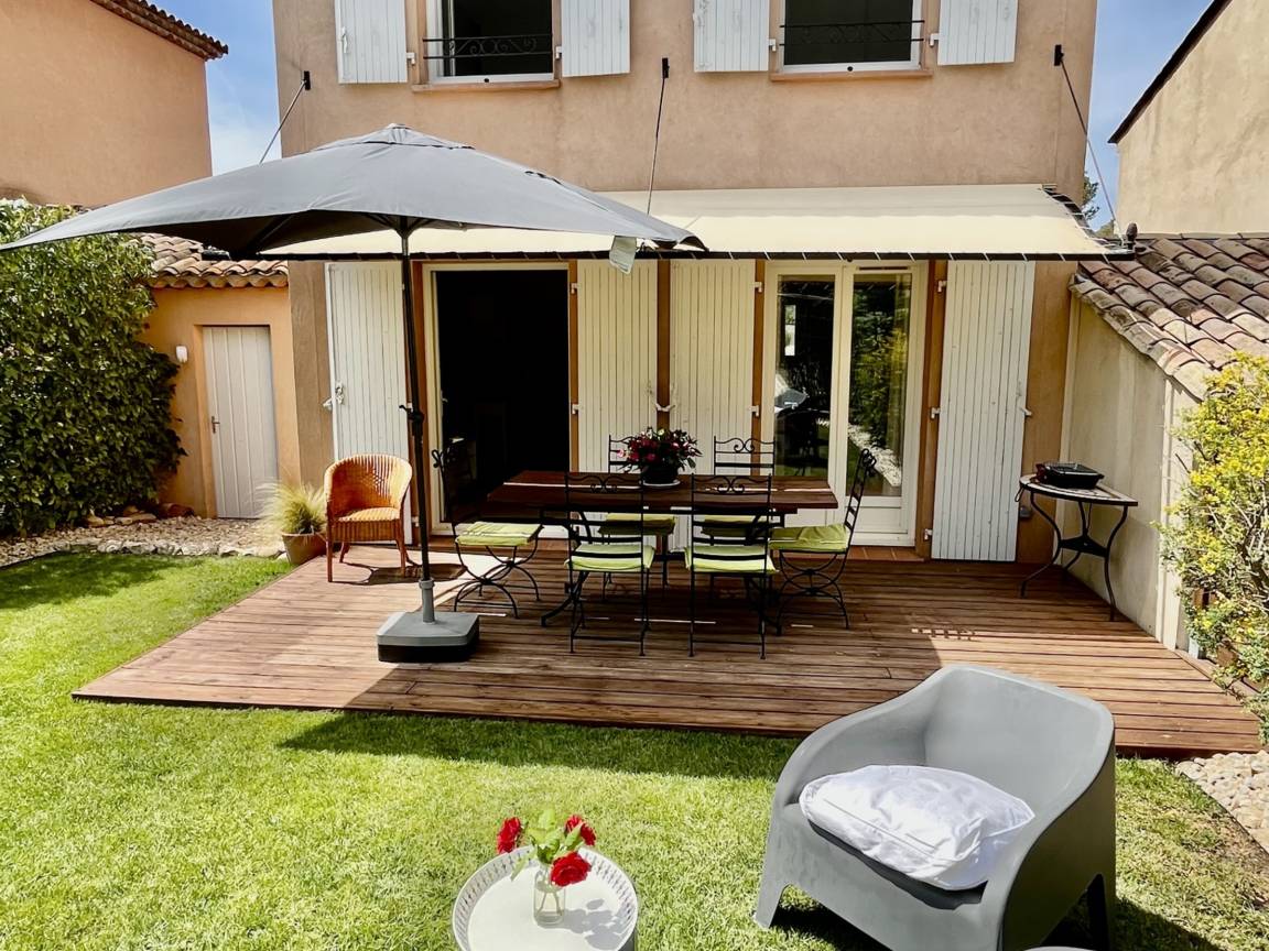 85 M² House ∙ 3 Bedrooms ∙ 6 Guests - Mallemort