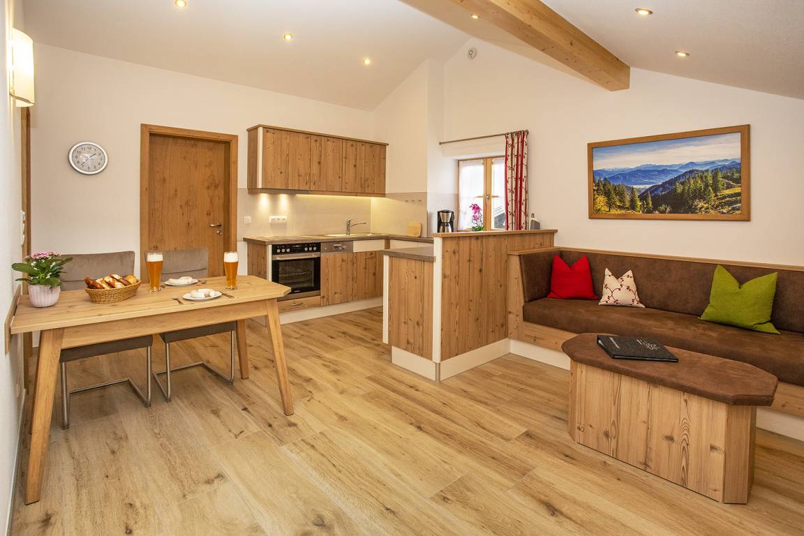 73 M² Ferienwohnung ∙ 2 Schlafzimmer ∙ 3 Gäste - Bernau am Chiemsee