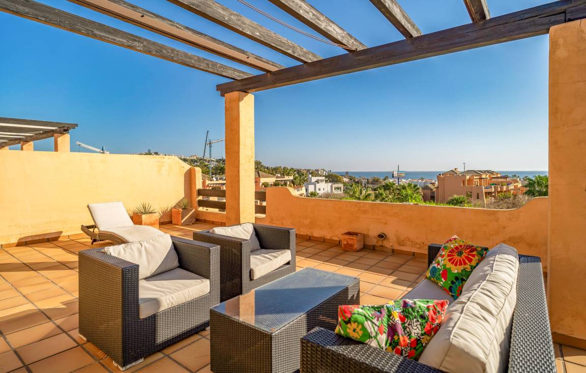 240 M² Apartamento ∙ 2 Habitaciones ∙ 6 Huéspedes - Casares