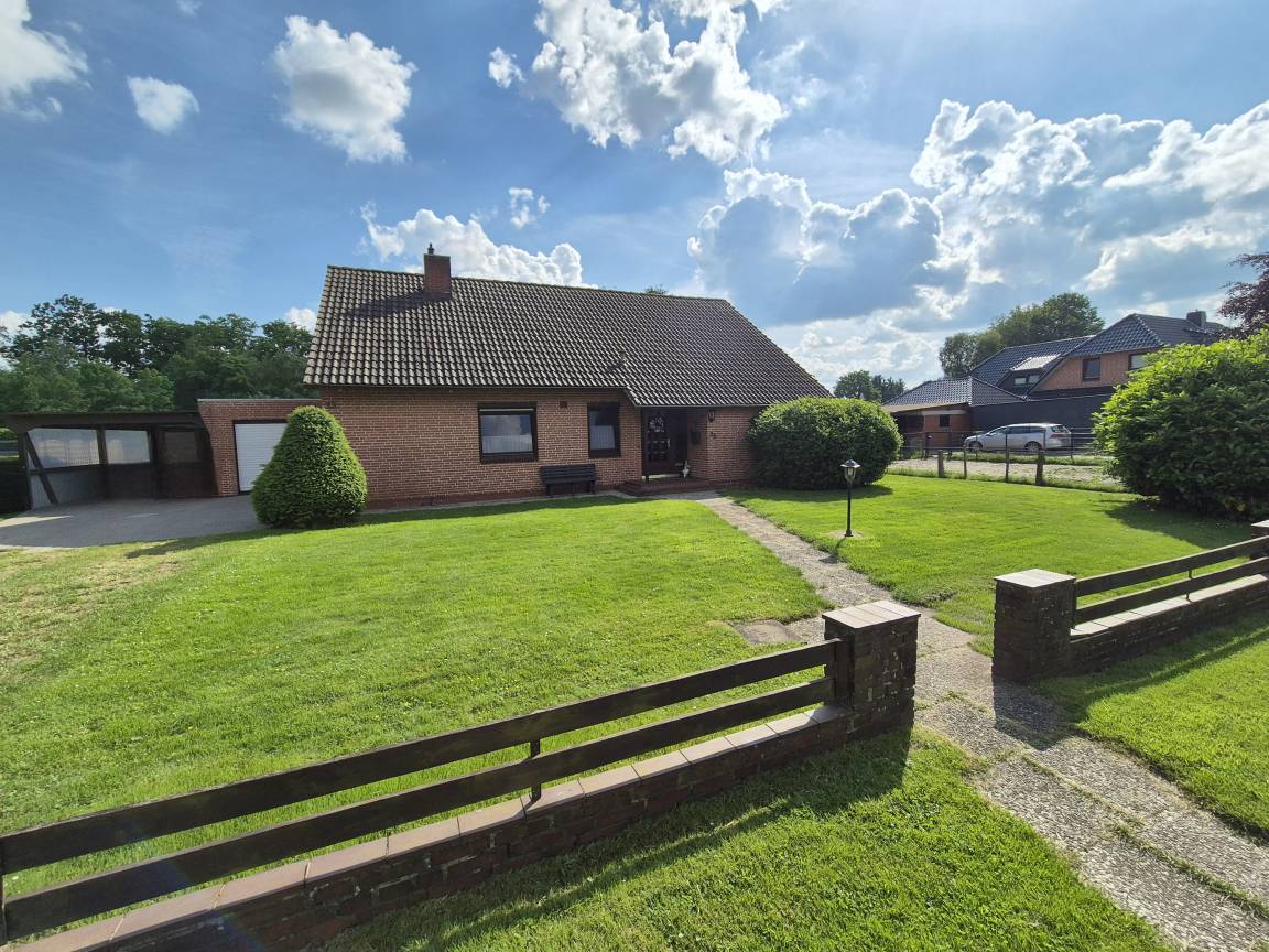 100 M² Ferienhaus ∙ 2 Schlafzimmer ∙ 4 Gäste - Heide