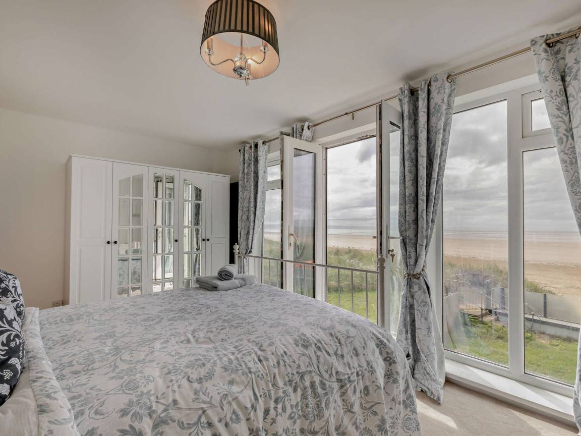 Cottage ∙ 3 Bedrooms ∙ 6 Guests - Burnham-on-Sea