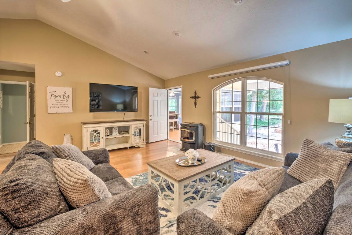 218 M² House ∙ 4 Bedrooms ∙ 9 Guests - Eureka Springs, AR