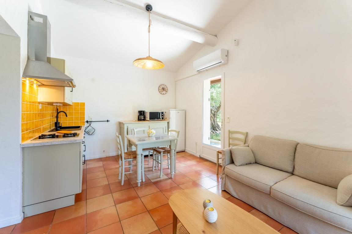 70 M² Ferienhaus ∙ 2 Schlafzimmer ∙ 4 Gäste - Bédoin