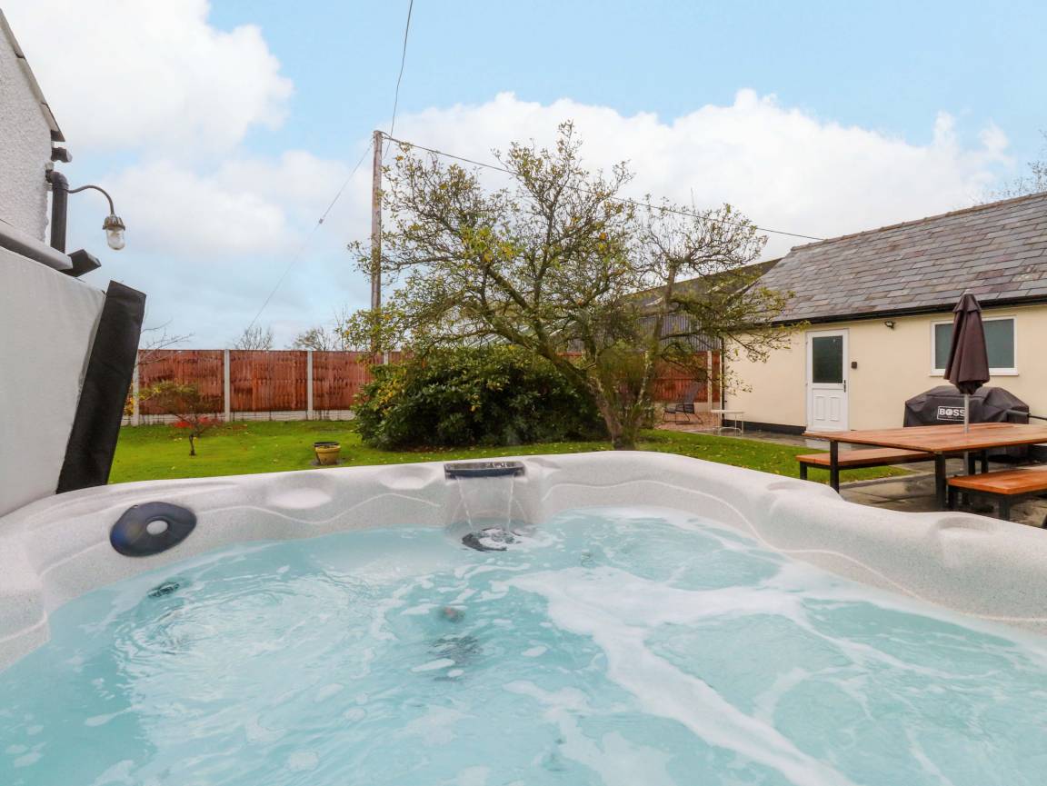 Cottage ∙ 4 Bedrooms ∙ 10 Guests - Lancashire