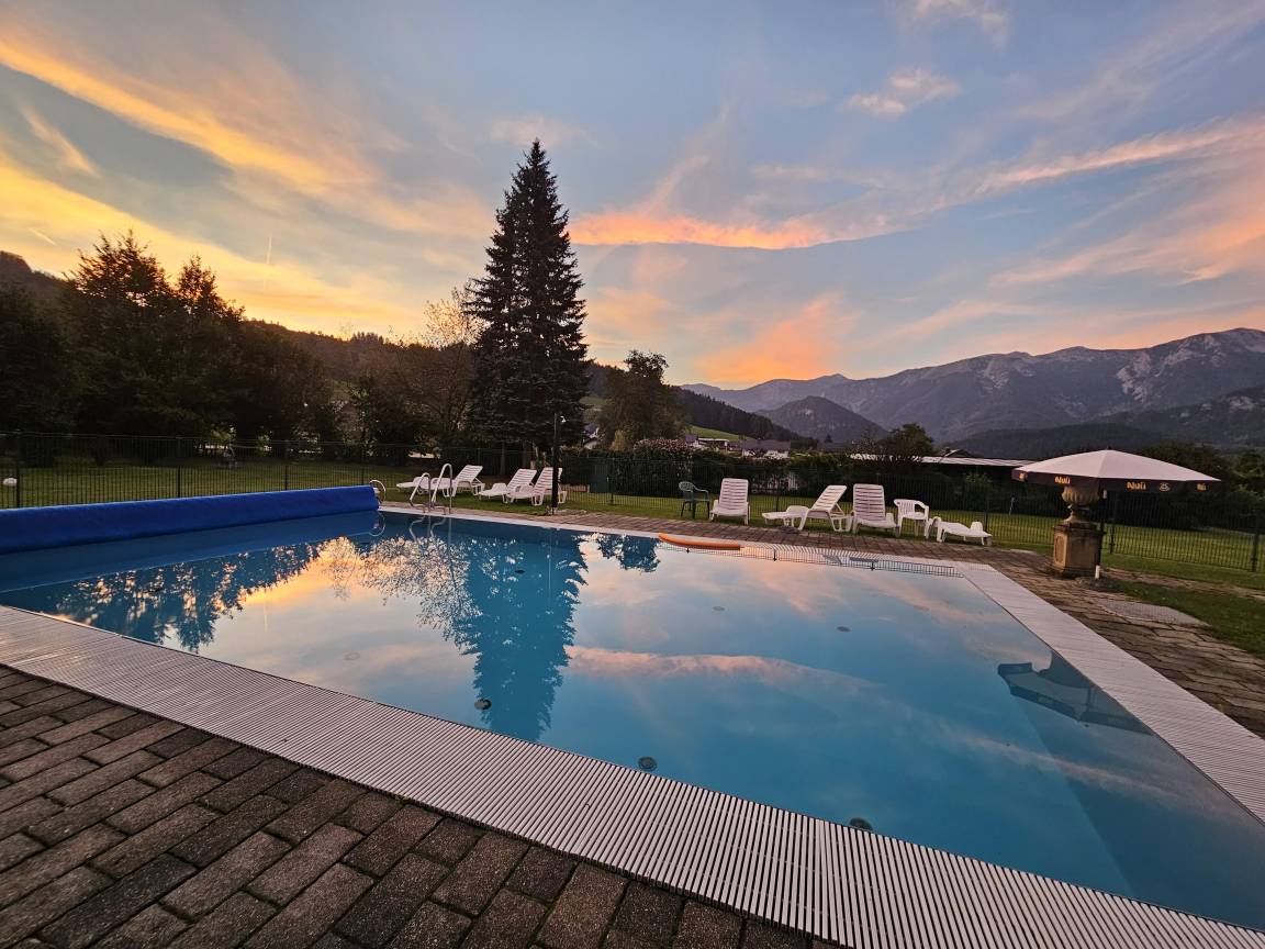 82 M² Ferienwohnung ∙ 2 Schlafzimmer ∙ 5 Gäste - Windischgarsten