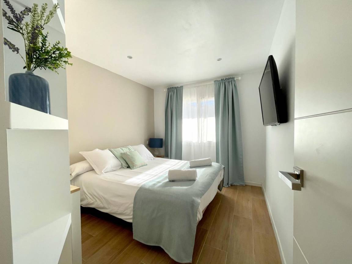 75 M² Ferienwohnung ∙ 3 Schlafzimmer ∙ 6 Gäste - Reus