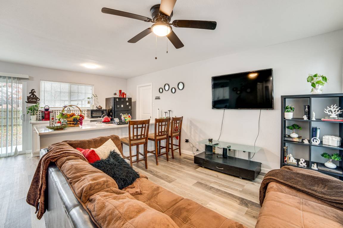 117 M² House ∙ 4 Bedrooms ∙ 8 Guests - Hell House, Cedar Hill