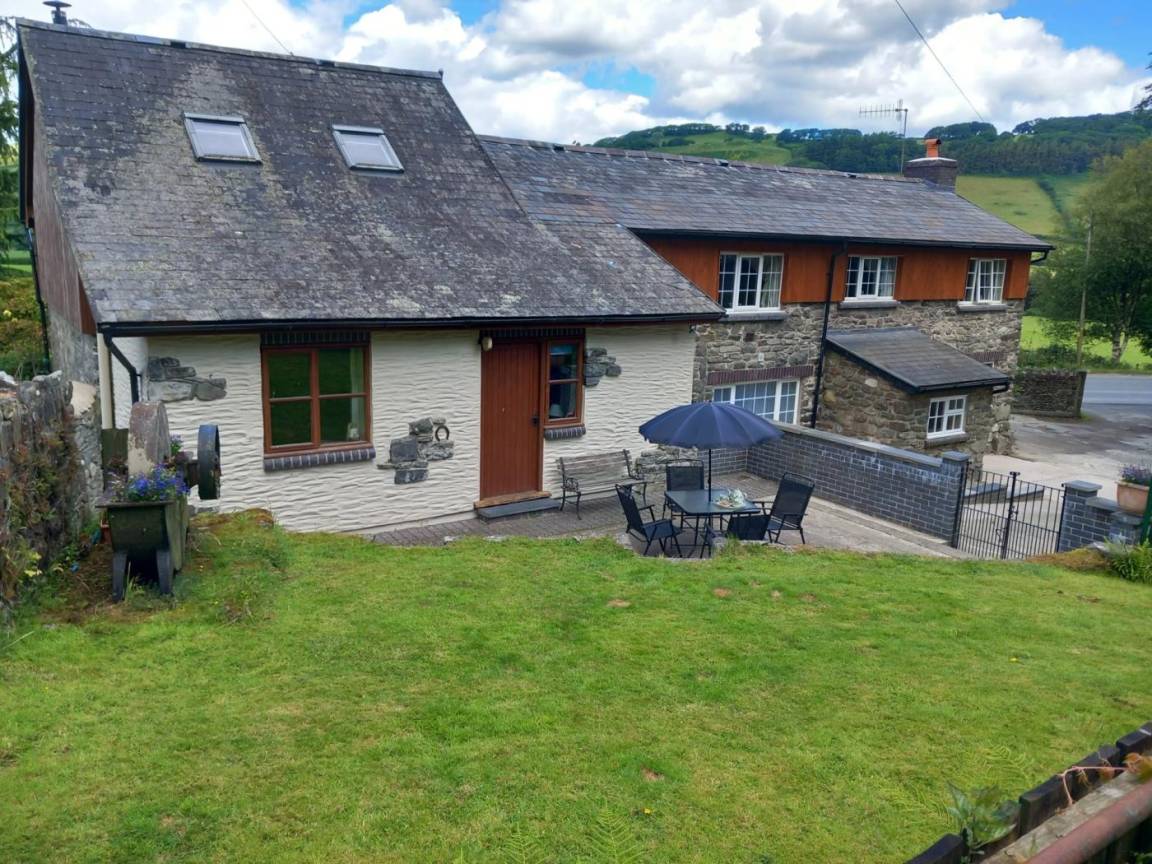 Cottage ∙ 2 Bedrooms ∙ 4 Guests - Machynlleth