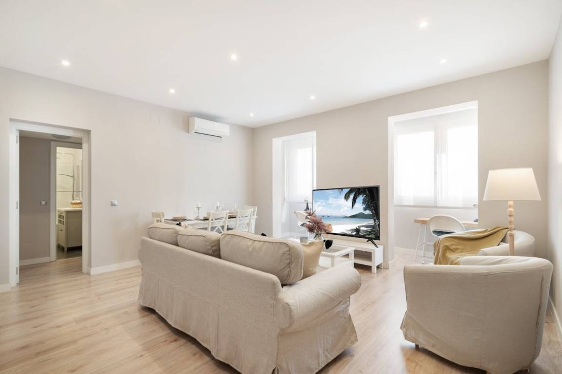 86 M² House ∙ 2 Bedrooms ∙ 2 Guests - Madrid