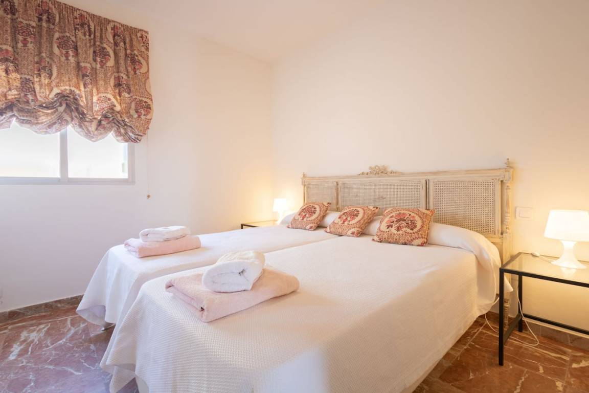 89 M² Apartamento ∙ 1 Habitación ∙ 3 Huéspedes - Sevilla, España