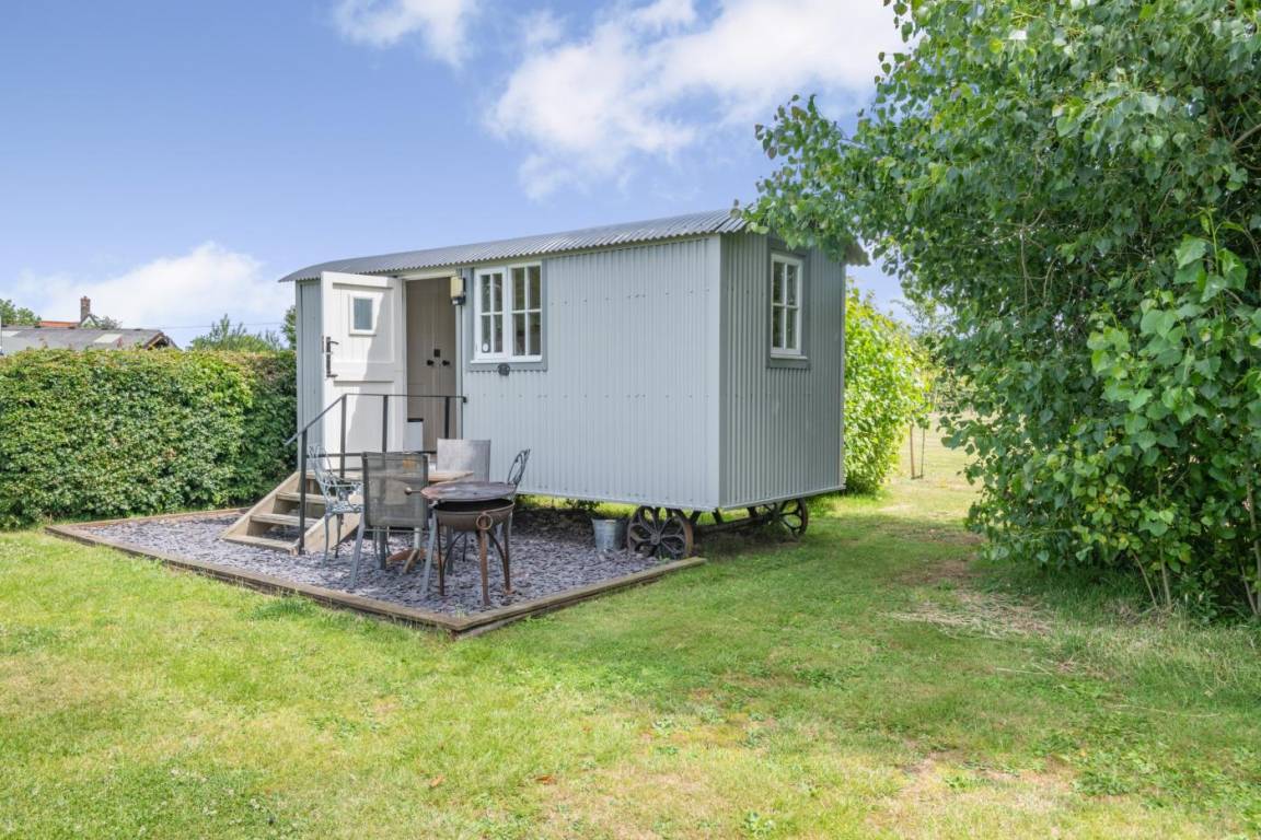 Cottage ∙ 2 Bedrooms ∙ 2 Guests - Beccles